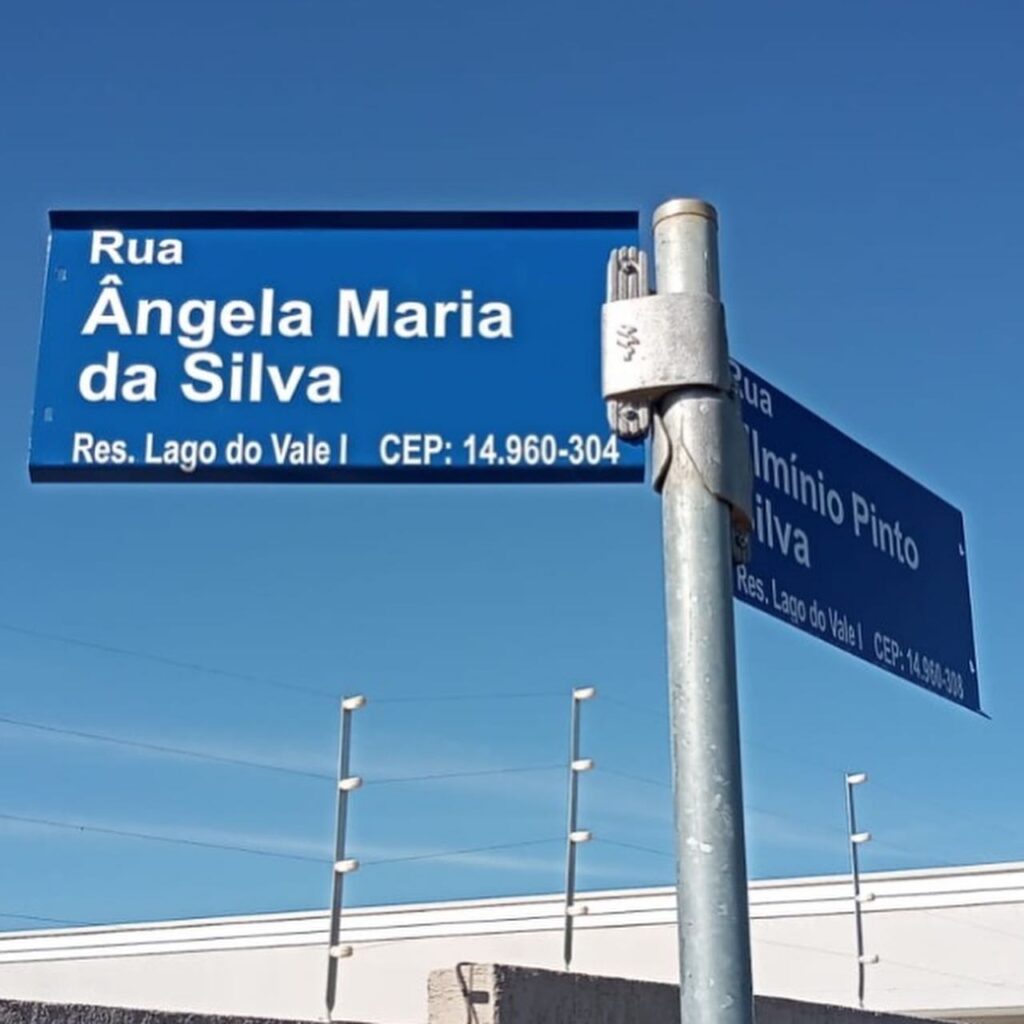 Instalação de placas de rua com CEP | portalk.com.br