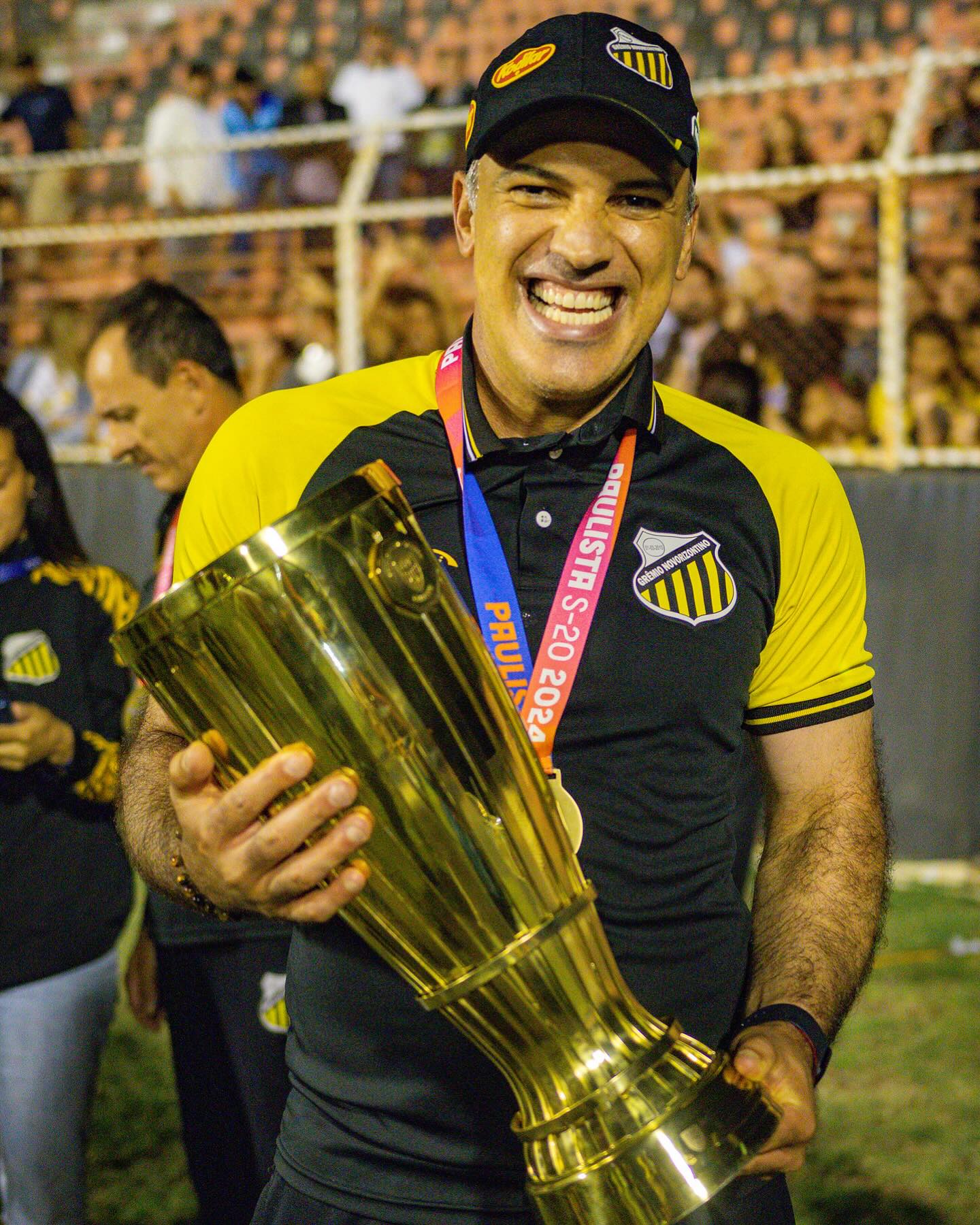 Rafael Stucchi o treinador Campeão SUB/20 | portalk.com.br